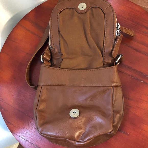 Kenneth Cole Reaction | Bags | Kenneth Cole Reaction Small Brown ...